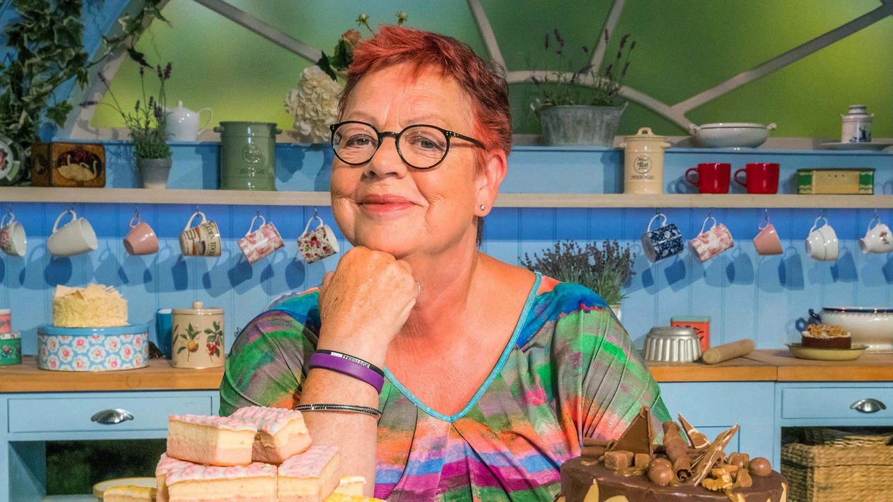 TV Time - The Great British Bake Off: An Extra Slice (TVShow Time)